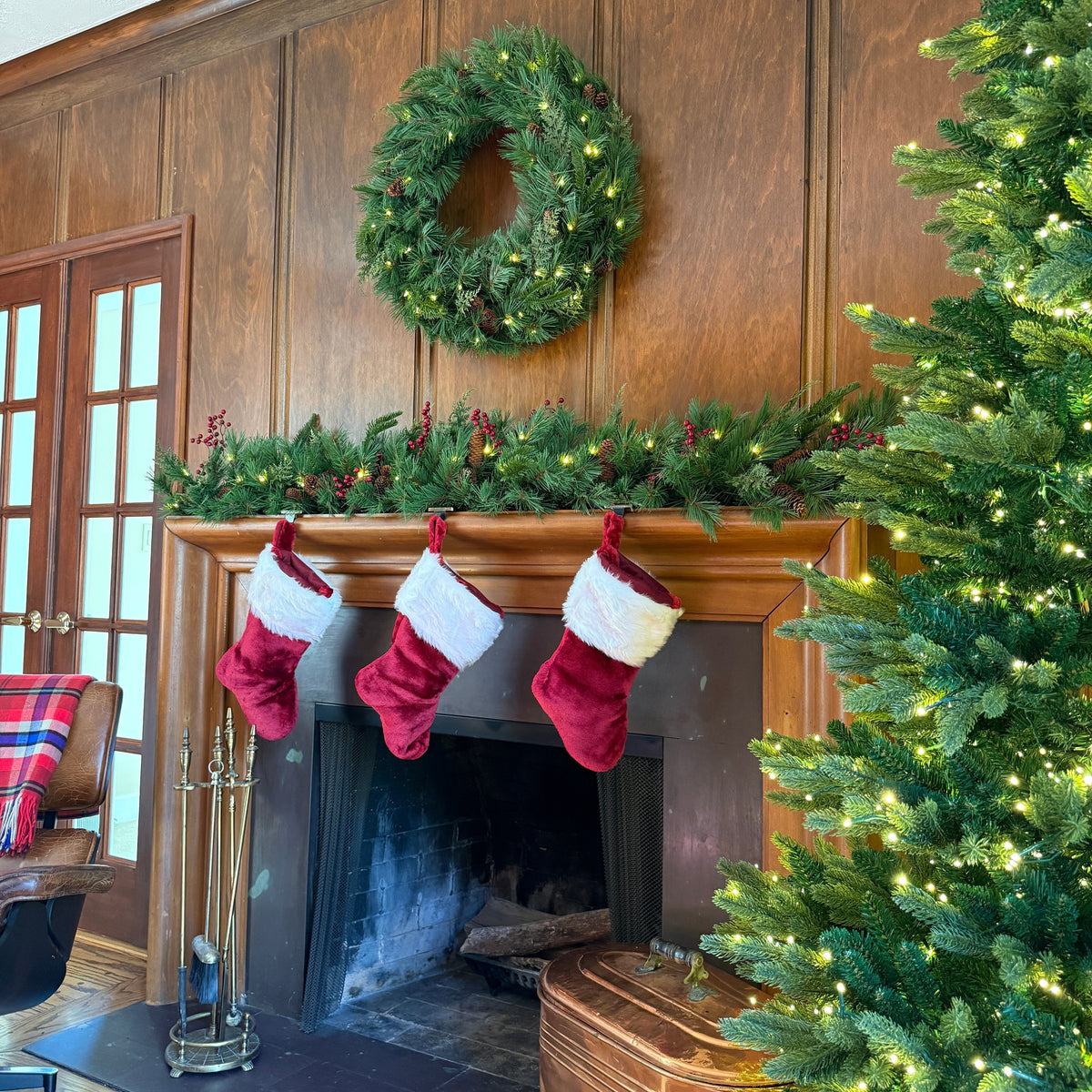 Last Minute Low Maintenance Christmas Decor 2025 – Celestial Lights